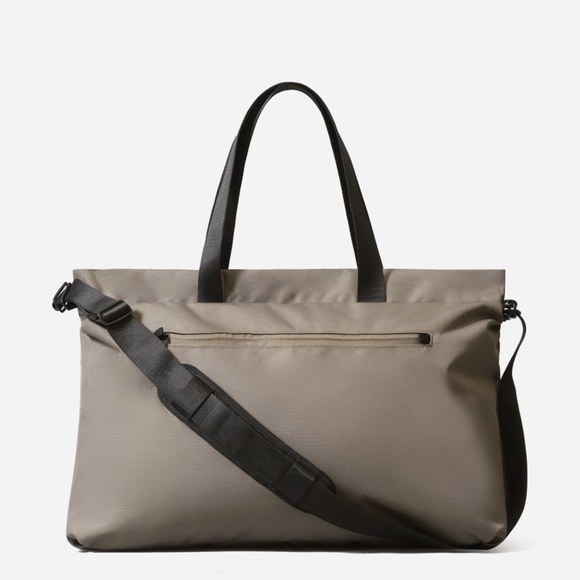 Everlane | Bags | Everlane Renew Transit Weekender Bag In Warm Charcoal ...